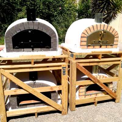 Four à pizzas au feu de bois traditionnel et artisanal Four à pizzas au feu de bois traditionnel et artisanal